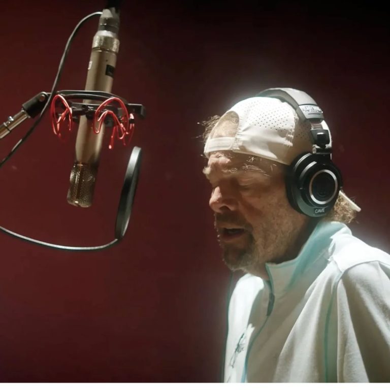A LEGEND'S FINAL PRAYER: In his last performance, Toby Keith didn't ...